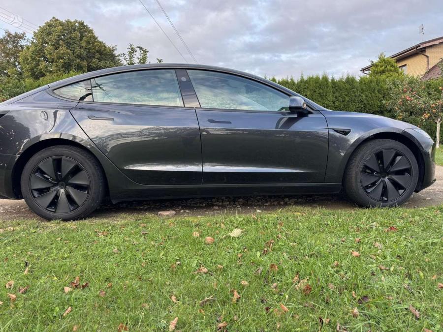 Pelēks Tesla Model 3 2025 Klaipėda, ar dzinēja tilpumu 0.00 L un nobraukumu 11 tūkst. km par 33900 €, foto 13 vietnē AUTOMOTO.COM.LV