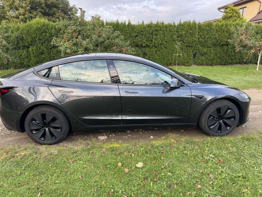 Pelēks Tesla Model 3 2025 Klaipėda, ar dzinēja tilpumu 0.00 L un nobraukumu 11 tūkst. km par 33900 €, foto 14 vietnē AUTOMOTO.COM.LV
