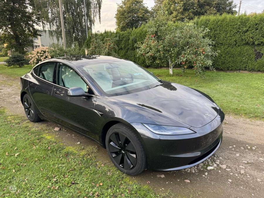 Pelēks Tesla Model 3 2025 Klaipėda, ar dzinēja tilpumu 0.00 L un nobraukumu 11 tūkst. km par 33900 €, foto 16 vietnē AUTOMOTO.COM.LV