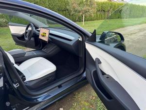 Pelēks Tesla Model 3 2025 Klaipėda, ar dzinēja tilpumu 0.00 L un nobraukumu 11 tūkst. km par 33900 €, foto 24 vietnē AUTOMOTO.COM.LV