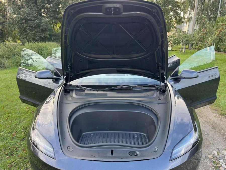Pelēks Tesla Model 3 2025 Klaipėda, ar dzinēja tilpumu 0.00 L un nobraukumu 11 tūkst. km par 33900 €, foto 28 vietnē AUTOMOTO.COM.LV