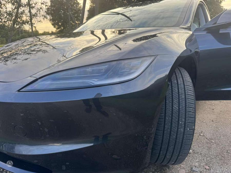 Pelēks Tesla Model 3 2025 Klaipėda, ar dzinēja tilpumu 0.00 L un nobraukumu 11 tūkst. km par 33900 €, foto 29 vietnē AUTOMOTO.COM.LV