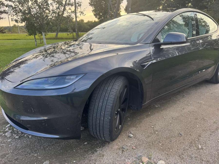 Pelēks Tesla Model 3 2025 Klaipėda, ar dzinēja tilpumu 0.00 L un nobraukumu 11 tūkst. km par 33900 €, foto 31 vietnē AUTOMOTO.COM.LV