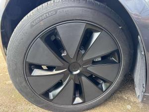 Pelēks Tesla Model 3 2025 Klaipėda, ar dzinēja tilpumu 0.00 L un nobraukumu 11 tūkst. km par 33900 €, foto 52 vietnē AUTOMOTO.COM.LV