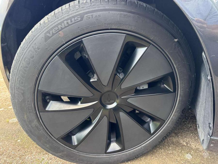 Pelēks Tesla Model 3 2025 Klaipėda, ar dzinēja tilpumu 0.00 L un nobraukumu 11 tūkst. km par 33900 €, foto 52 vietnē AUTOMOTO.COM.LV