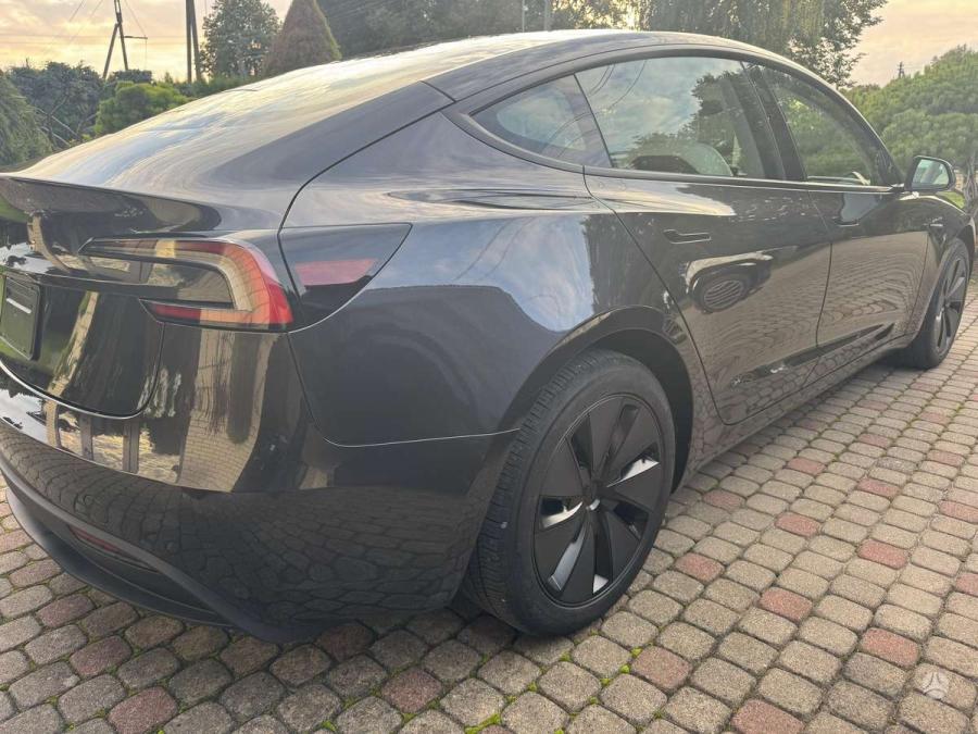 Pelēks Tesla Model 3 2025 Klaipėda, ar dzinēja tilpumu 0.00 L un nobraukumu 11 tūkst. km par 33900 €, foto 60 vietnē AUTOMOTO.COM.LV