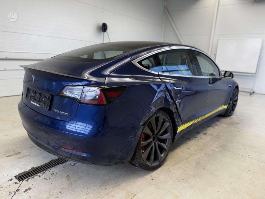 Tesla Model 3 2020 Radviliškis, ar dzinēja tilpumu 0.00 L un nobraukumu 101 tūkst. km par 14950 €, foto 5 vietnē AUTOMOTO.COM.LV