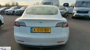 Tesla Model 3 2020 in Riga, with an engine capacity of 0.00 L and mileage of 126 thousand km for 15500 €, photo 6 on AUTOMOTO.COM.LV