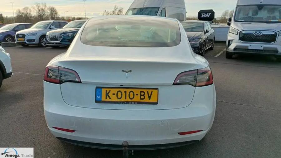 Tesla Model 3 2020 in Riga, with an engine capacity of 0.00 L and mileage of 126 thousand km for 15500 €, photo 6 on AUTOMOTO.COM.LV