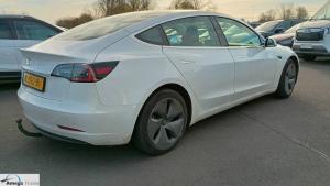 Tesla Model 3 2020 in Riga, with an engine capacity of 0.00 L and mileage of 126 thousand km for 15500 €, photo 7 on AUTOMOTO.COM.LV