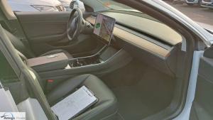 Tesla Model 3 2020 in Riga, with an engine capacity of 0.00 L and mileage of 126 thousand km for 15500 €, photo 8 on AUTOMOTO.COM.LV