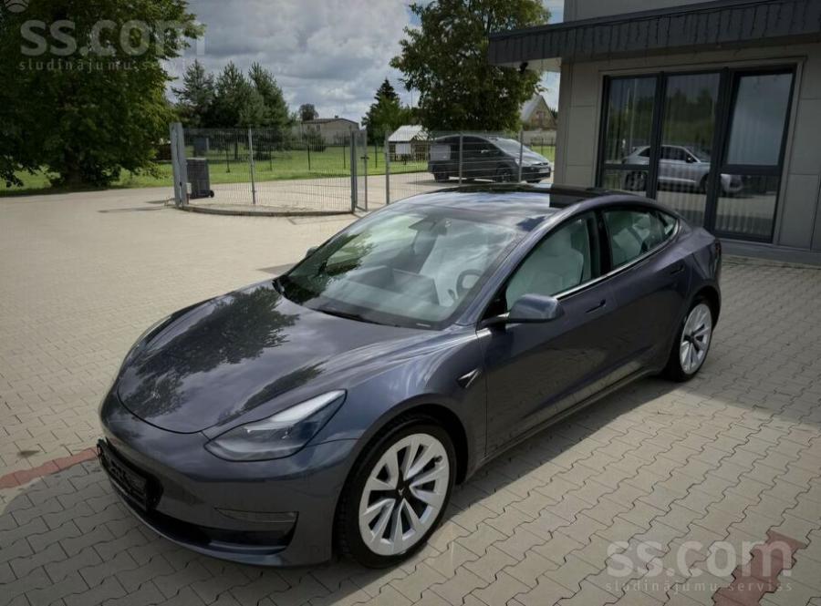 Tesla Model 3 2021 Šauļi, ar dzinēja tilpumu 0.00 L un nobraukumu 70 tūkst. km par 29999 €, foto 1 vietnē AUTOMOTO.COM.LV