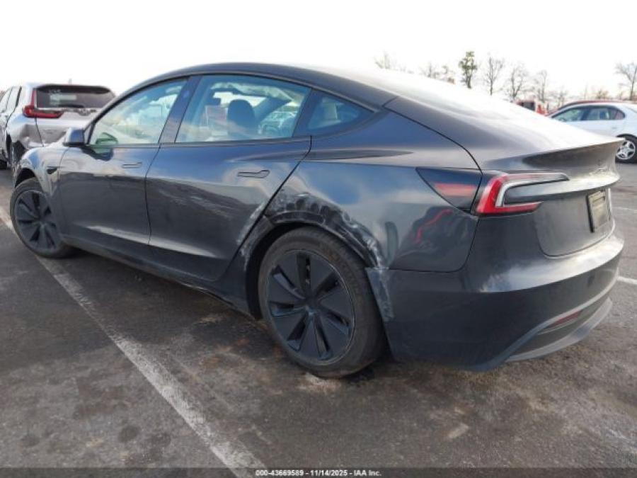 Tesla Model 3 2025 in Klaipeda, with an engine capacity of 0.00 L and mileage of 0 thousand km for 7600 €, photo 3 on AUTOMOTO.COM.LV