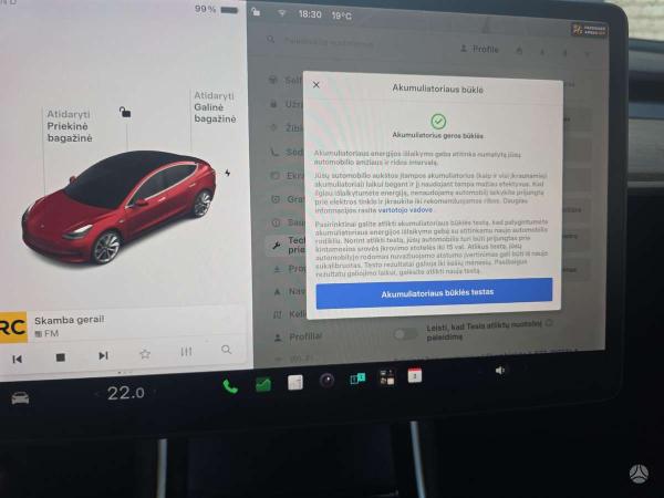 Red Tesla Model 3 2018 in Kaunas, with an engine capacity of 0.00 L and mileage of 140 thousand km for 16940 €, photo 9 on AUTOMOTO.COM.LV
