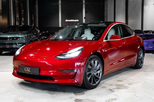 Красный Тесла Модель 3 2019 в Рига, объемом двигателя 0.00 л и пробегом 140 тыс. км за 23900 €, фото 1 на AUTOMOTO.COM.LV