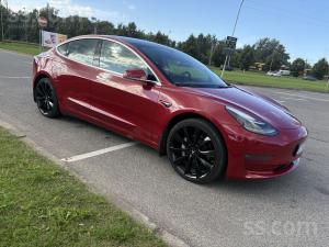 Red Tesla Model 3 2019 in Riga, with an engine capacity of 0.00 L and mileage of 173 thousand km for 21000 €, photo 9 on AUTOMOTO.COM.LV