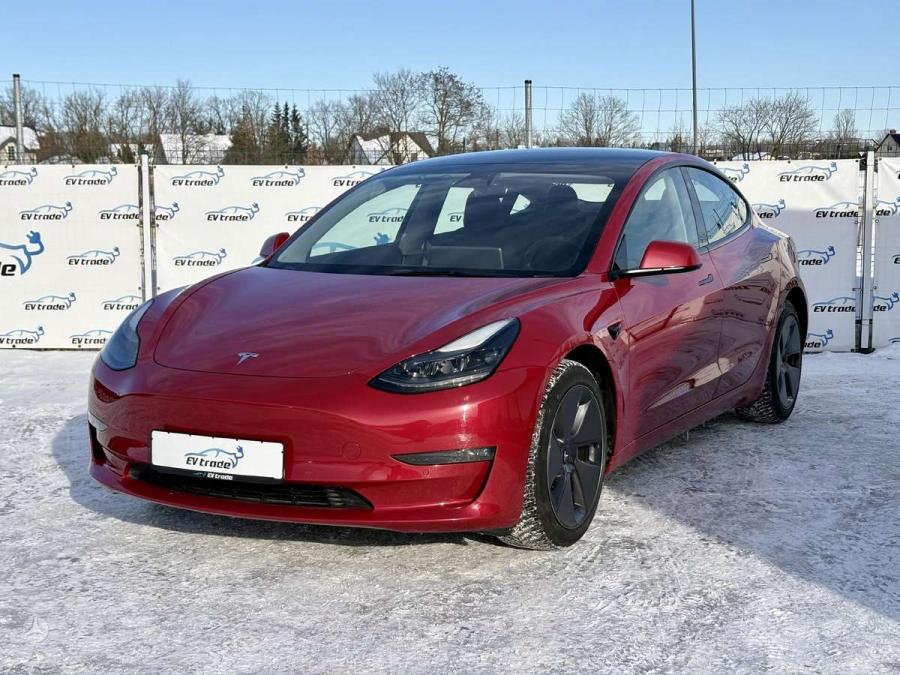 Red Tesla Model 3 2022 in Vilnius, with an engine capacity of 0.00 L and mileage of 116 thousand km for 25800 €, photo 1 on AUTOMOTO.COM.LV