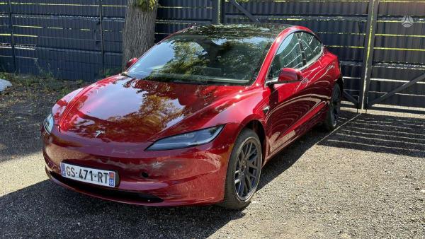 Tesla Model 3 2023 Jonava vietnē Sarkans Tesla Model 3 2023 Jonava, ar dzinēja tilpumu 0.00 L un nobraukumu 70 tūkst. km par 31700 €, foto 6 vietnē AUTOMOTO.COM.LV