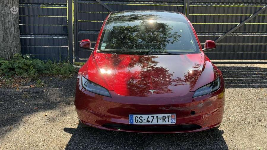Красный Тесла Модель 3 2023 в Ионава, объемом двигателя 0.00 л и пробегом 70 тыс. км за 31700 €, фото 7 на AUTOMOTO.COM.LV