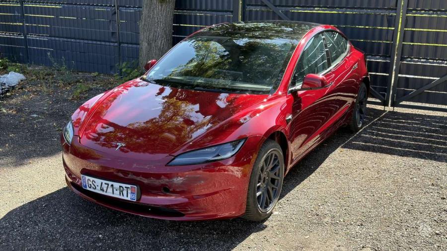 Красный Тесла Модель 3 2023 в Ионава, объемом двигателя 0.00 л и пробегом 70 тыс. км за 31700 €, фото 14 на AUTOMOTO.COM.LV