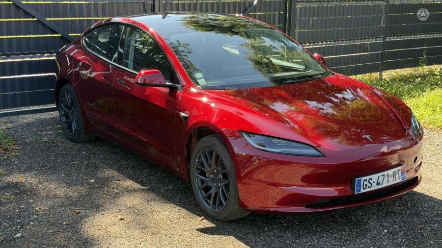 Красный Тесла Модель 3 2023 в Ионава, объемом двигателя 0.00 л и пробегом 70 тыс. км за 31700 €, фото 16 на AUTOMOTO.COM.LV