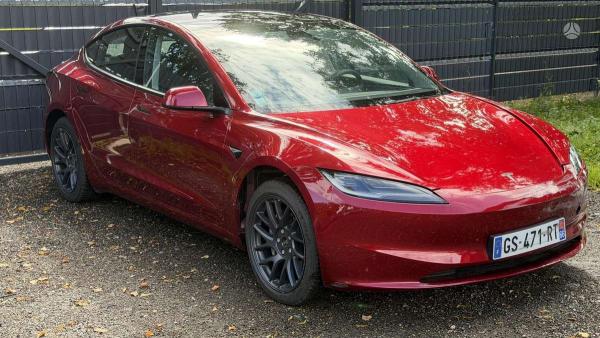 Tesla Model 3 2023 Jonava vietnē Sarkans Tesla Model 3 2023 Jonava, ar dzinēja tilpumu 0.00 L un nobraukumu 70 tūkst. km par 30500 €, foto 4 vietnē AUTOMOTO.COM.LV