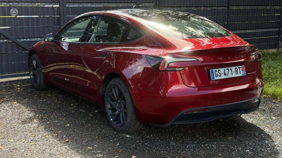 Red Tesla Model 3 2023 in Jonava, with an engine capacity of 0.00 L and mileage of 70 thousand km for 30500 €, photo 8 on AUTOMOTO.COM.LV