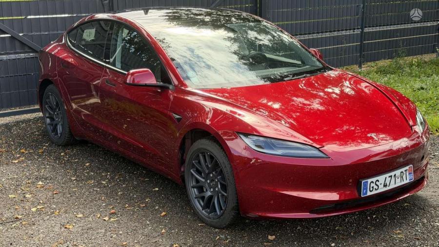 Red Tesla Model 3 2023 in Jonava, with an engine capacity of 0.00 L and mileage of 70 thousand km for 30500 €, photo 12 on AUTOMOTO.COM.LV