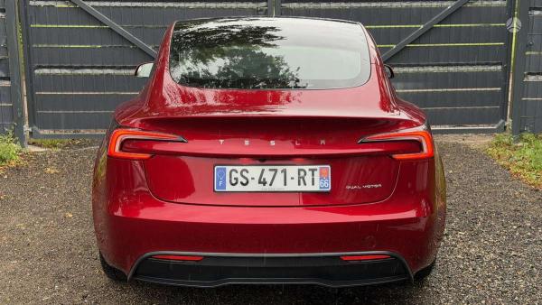 Tesla Model 3 2023 Jonava vietnē Sarkans Tesla Model 3 2023 Jonava, ar dzinēja tilpumu 0.00 L un nobraukumu 70 tūkst. km par 29600 €, foto 3 vietnē AUTOMOTO.COM.LV
