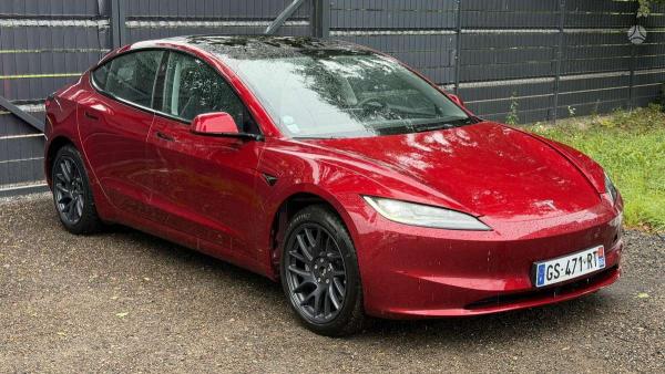 Tesla Model 3 2023 Jonava vietnē Sarkans Tesla Model 3 2023 Jonava, ar dzinēja tilpumu 0.00 L un nobraukumu 70 tūkst. km par 29600 €, foto 8 vietnē AUTOMOTO.COM.LV