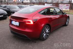 Sarkans Tesla Model 3 2024 Liepāja, ar dzinēja tilpumu 0.00 L un nobraukumu 20 tūkst. km par 33500 €, foto 4 vietnē AUTOMOTO.COM.LV
