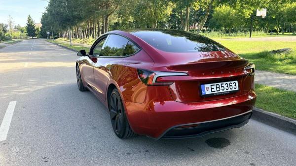 Red Tesla Model 3 2024 in Silute, with an engine capacity of 0.00 L and mileage of 47 thousand km for 35500 €, photo 4 on AUTOMOTO.COM.LV