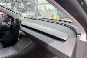 Red Tesla Model 3 2024 in Kaunas, with an engine capacity of 0.00 L and mileage of 50 thousand km for 31339 €, photo 15 on AUTOMOTO.COM.LV