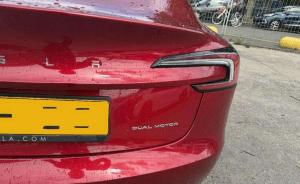 Red Tesla Model 3 2024 in Kaunas, with an engine capacity of 0.00 L and mileage of 50 thousand km for 31339 €, photo 17 on AUTOMOTO.COM.LV