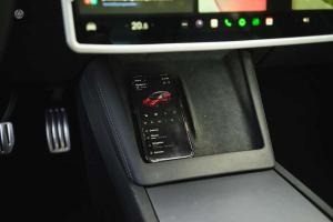 Красный Тесла Модель 3 2024 в Каунас, объемом двигателя 0.00 л и пробегом 20 тыс. км за 44770 €, фото 38 на AUTOMOTO.COM.LV