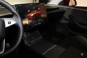 Sarkans Tesla Model 3 2024 Kauņa, ar dzinēja tilpumu 0.00 L un nobraukumu 17 tūkst. km par 49300 €, foto 11 vietnē AUTOMOTO.COM.LV