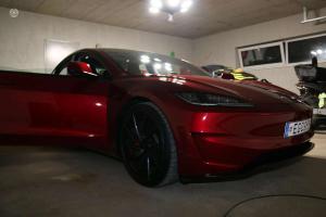 Sarkans Tesla Model 3 2024 Kauņa, ar dzinēja tilpumu 0.00 L un nobraukumu 17 tūkst. km par 49300 €, foto 16 vietnē AUTOMOTO.COM.LV