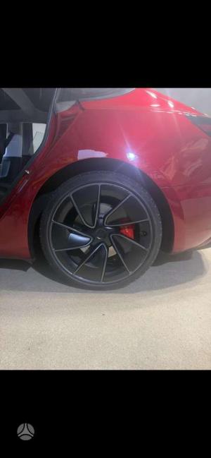 Sarkans Tesla Model 3 2024 Kauņa, ar dzinēja tilpumu 0.00 L un nobraukumu 18 tūkst. km par 43900 €, foto 18 vietnē AUTOMOTO.COM.LV