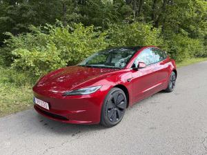 Sarkans Tesla Model 3 2026 Kauņa, ar dzinēja tilpumu 0.00 L un nobraukumu 4 tūkst. km par 36500 €, foto 6 vietnē AUTOMOTO.COM.LV