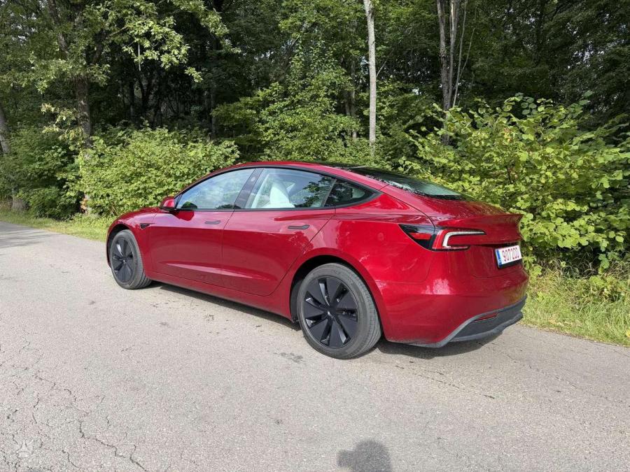 Sarkans Tesla Model 3 2026 Kauņa, ar dzinēja tilpumu 0.00 L un nobraukumu 4 tūkst. km par 36500 €, foto 7 vietnē AUTOMOTO.COM.LV