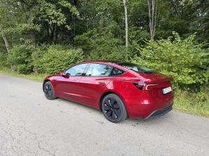 Sarkans Tesla Model 3 2026 Kauņa, ar dzinēja tilpumu 0.00 L un nobraukumu 4 tūkst. km par 36500 €, foto 14 vietnē AUTOMOTO.COM.LV