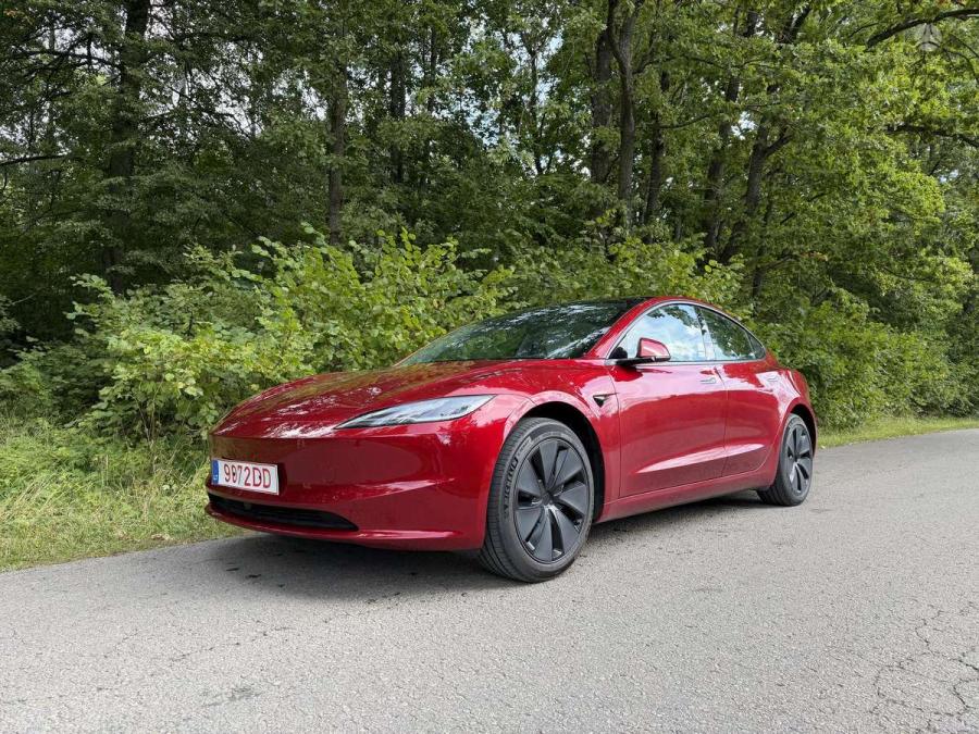Sarkans Tesla Model 3 2026 Kauņa, ar dzinēja tilpumu 0.00 L un nobraukumu 4 tūkst. km par 36500 €, foto 16 vietnē AUTOMOTO.COM.LV