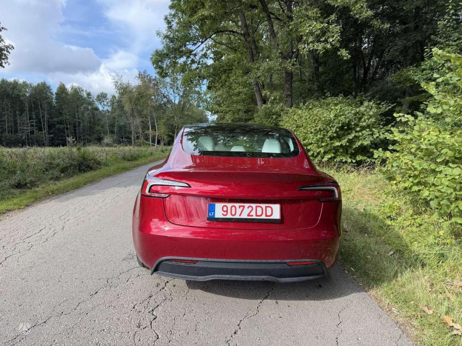 Sarkans Tesla Model 3 2026 Kauņa, ar dzinēja tilpumu 0.00 L un nobraukumu 4 tūkst. km par 36500 €, foto 20 vietnē AUTOMOTO.COM.LV