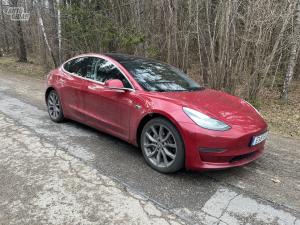 Red Tesla Model 3 2017 in Vilnius, with an engine capacity of 0.00 L and mileage of 68 thousand km for 17400 €, photo 3 on AUTOMOTO.COM.LV