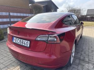 Sarkans Tesla Model 3 2018 Kauņa, ar dzinēja tilpumu 0.00 L un nobraukumu 344 tūkst. km par 12900 €, foto 3 vietnē AUTOMOTO.COM.LV
