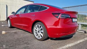 Sarkans Tesla Model 3 2018 Viļņa, ar dzinēja tilpumu 0.00 L un nobraukumu 359 tūkst. km par 13400 €, foto 3 vietnē AUTOMOTO.COM.LV