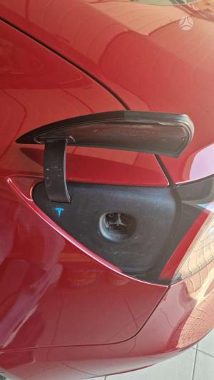 Sarkans Tesla Model 3 2018 Viļņa, ar dzinēja tilpumu 0.00 L un nobraukumu 359 tūkst. km par 13400 €, foto 9 vietnē AUTOMOTO.COM.LV