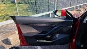 Sarkans Tesla Model 3 2018 Viļņa, ar dzinēja tilpumu 0.00 L un nobraukumu 359 tūkst. km par 13400 €, foto 13 vietnē AUTOMOTO.COM.LV