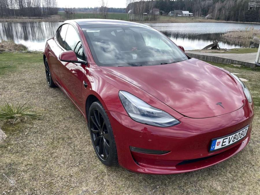 Red Tesla Model 3 2019 in Vilnius, with an engine capacity of 0.00 L and mileage of 168 thousand km for 20000 €, photo 2 on AUTOMOTO.COM.LV