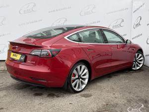 Red Tesla Model 3 2019 in Avizieniai, with an engine capacity of 0.00 L and mileage of 173 thousand km for 23000 €, photo 3 on AUTOMOTO.COM.LV